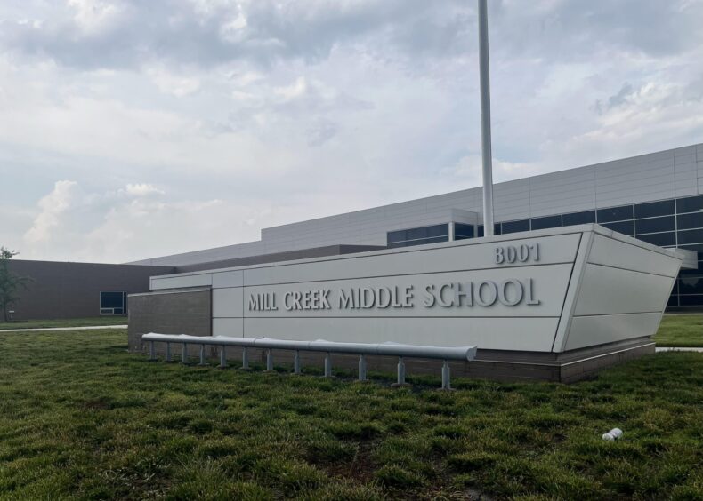 USD 232 shifts 2 middle schools' attendance boundaries